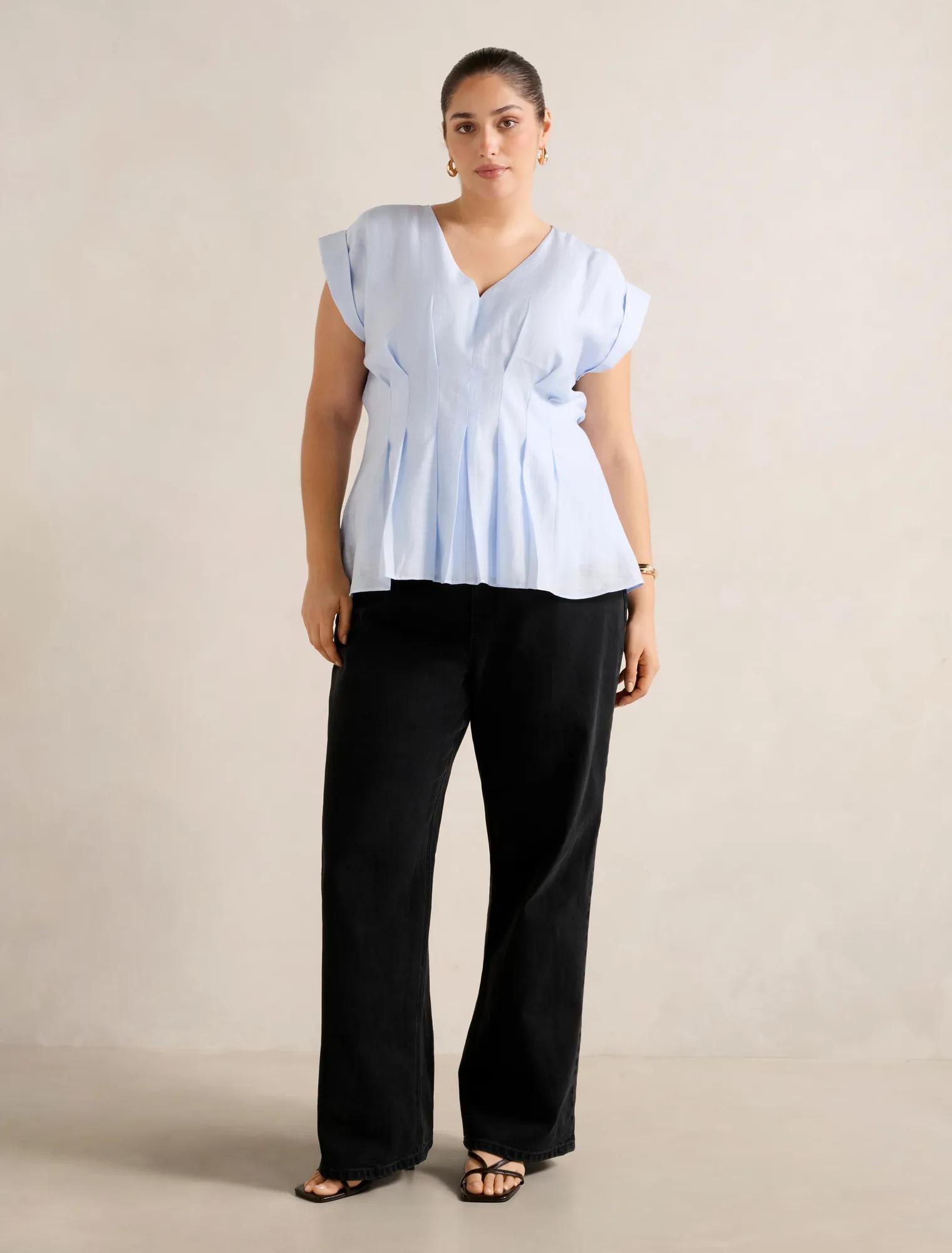 Plus-Size Clothing on Sale | Forever New Curve