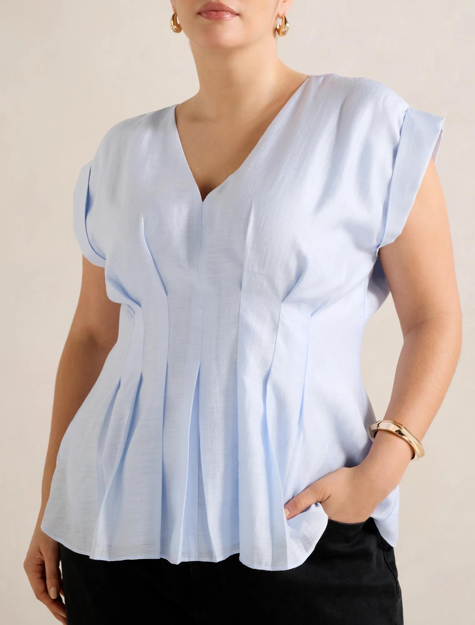 Plus-Size Clothing on Sale | Forever New Curve